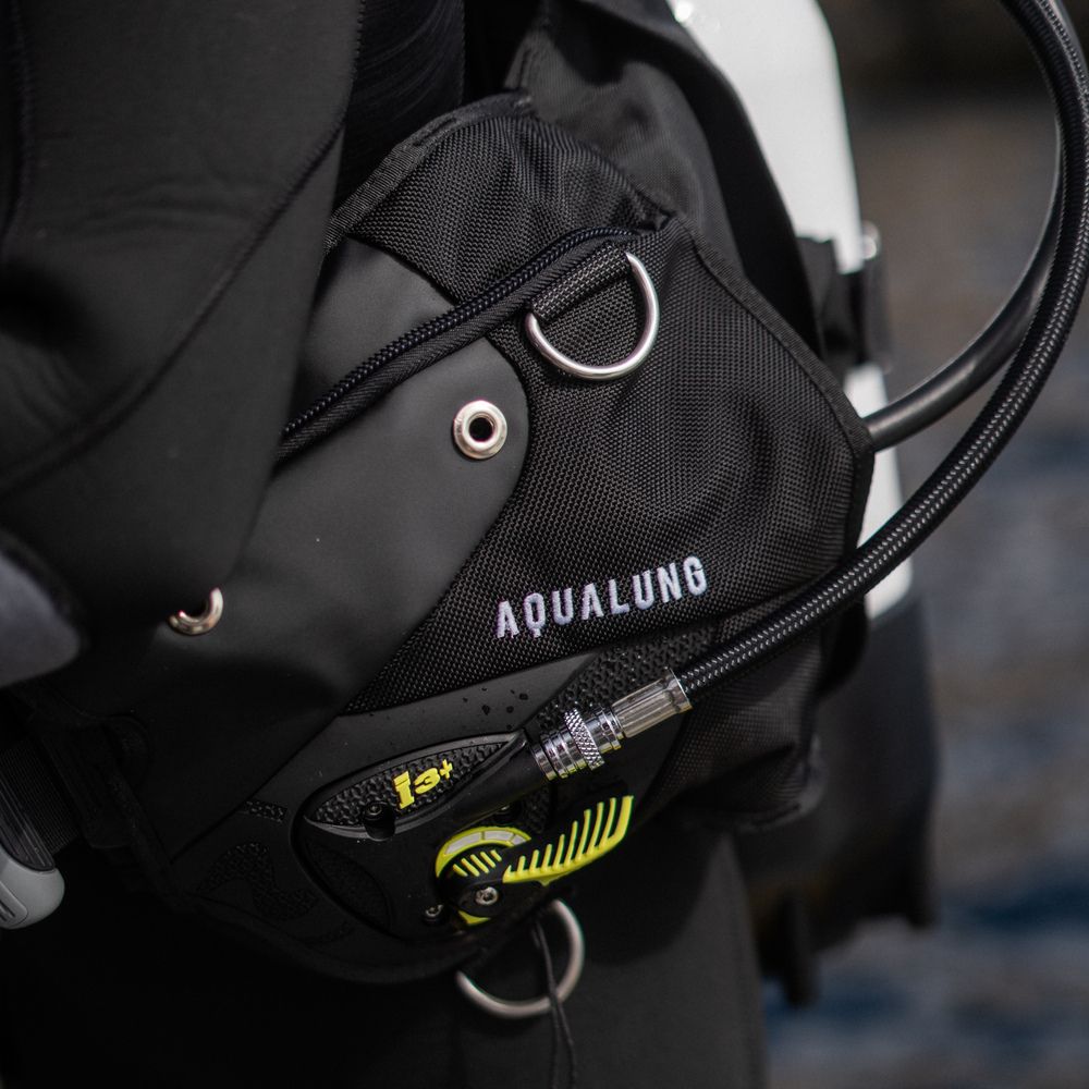 Aqualung Axiom i3+ Women BCD – 2XS Only | Aquamaster